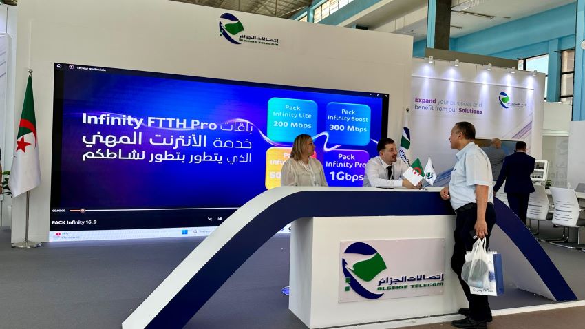 Algérie Télécom présente ses offres innovantes à la 56e Foire ...